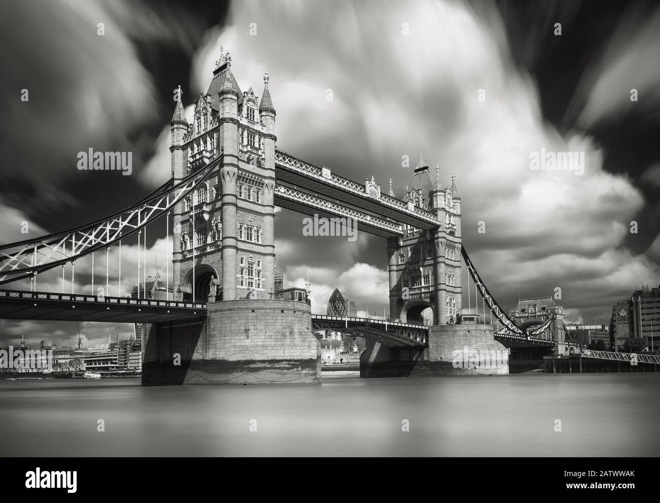London black and white london bridge hi-res stock photography and ...