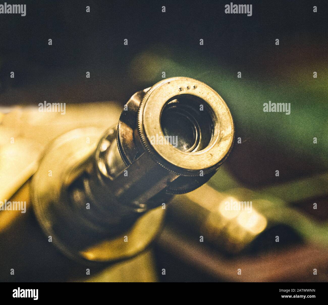 Museum microscope hi-res stock photography and images - Alamy