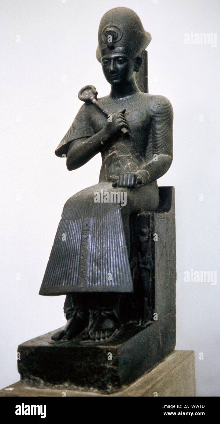 Pharaoh of egypt 1279 1213 bc 19th dynasty hi-res stock photography and ...