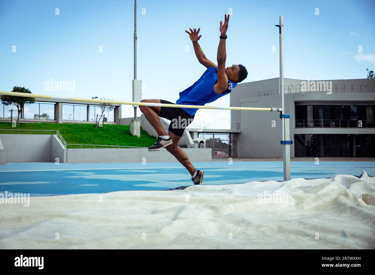 High jump hi-res stock photography and images - Alamy