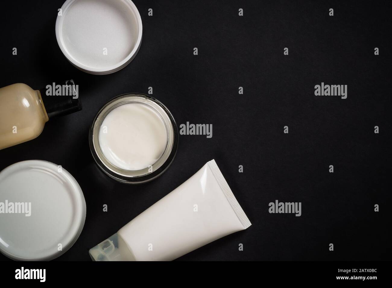 Cosmetics skincare black woman hi-res stock photography and images - Alamy
