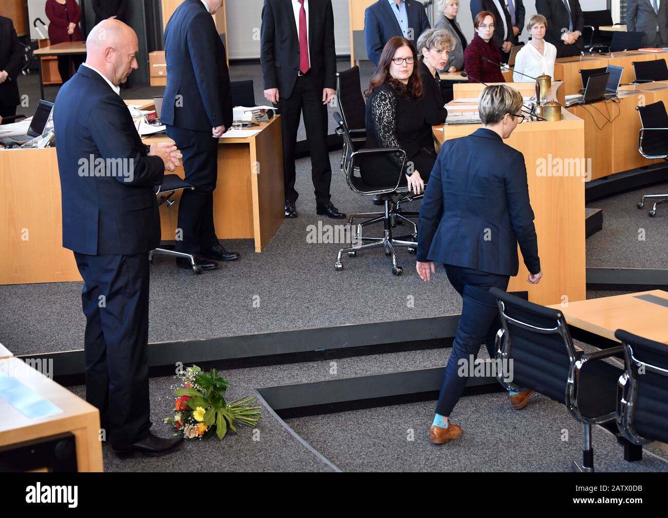 Erfurt, Germany. 05th Feb, 2020. Susanne Hennig-Wellsow (right, Die ...