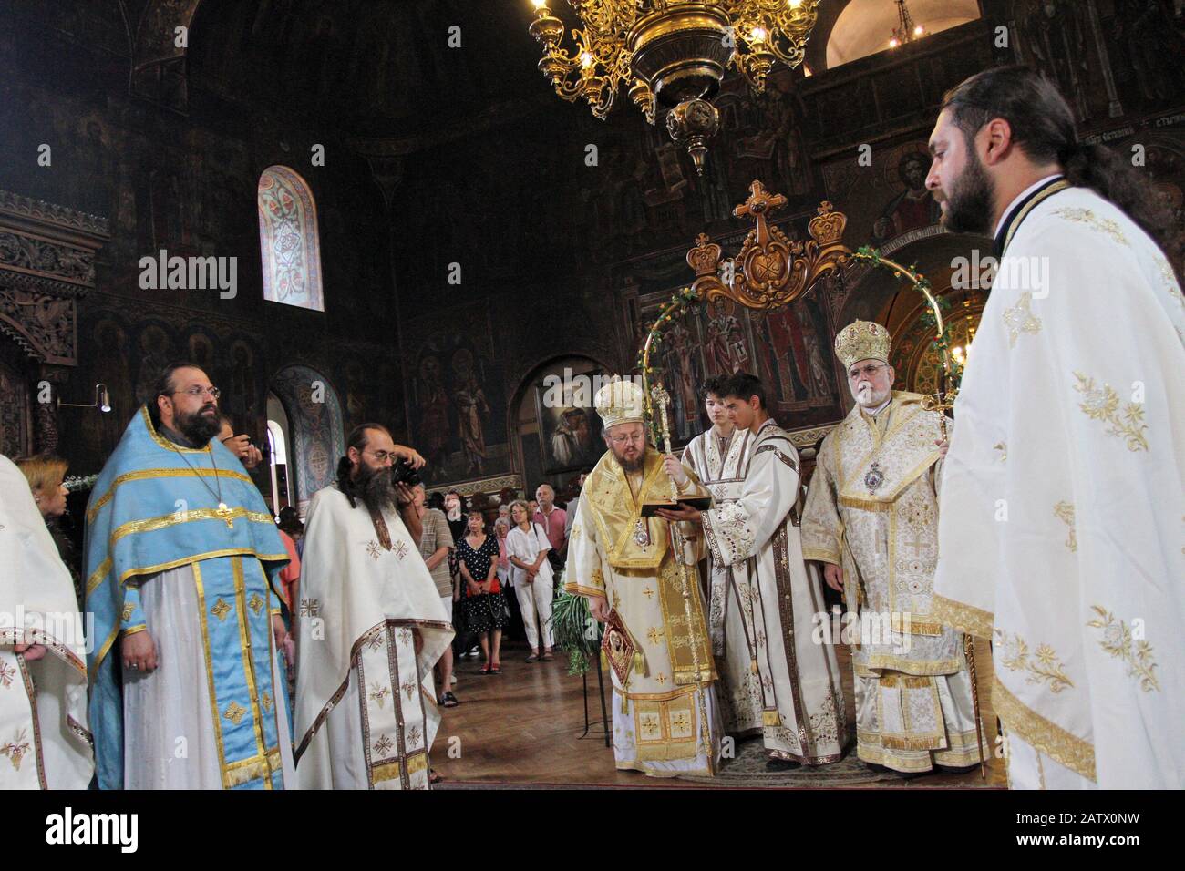 Eastern orthodox mass hi-res stock photography and images - Alamy