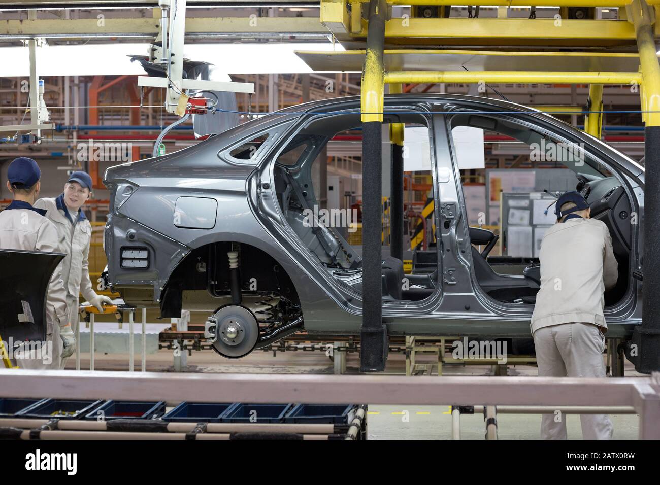 Car assembly shop hi-res stock photography and images - Alamy