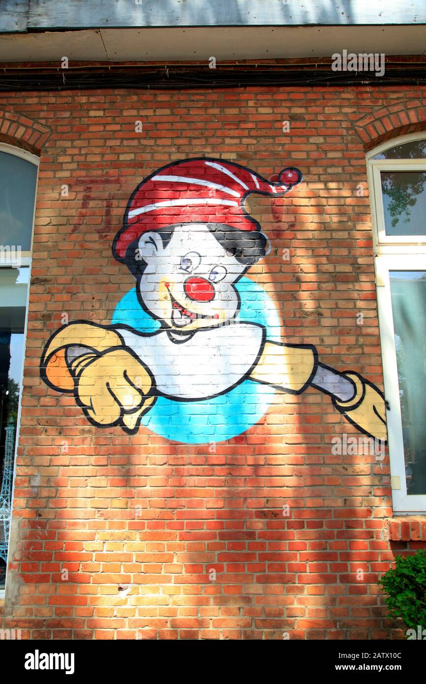 Wall coloured drawing or pattern Stock Photo - Alamy