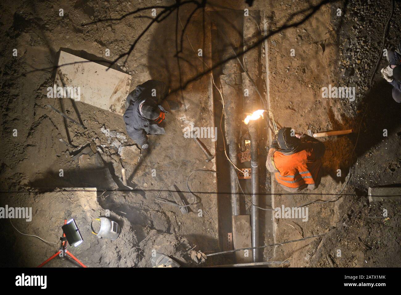 Welding pipelines hi-res stock photography and images - Alamy