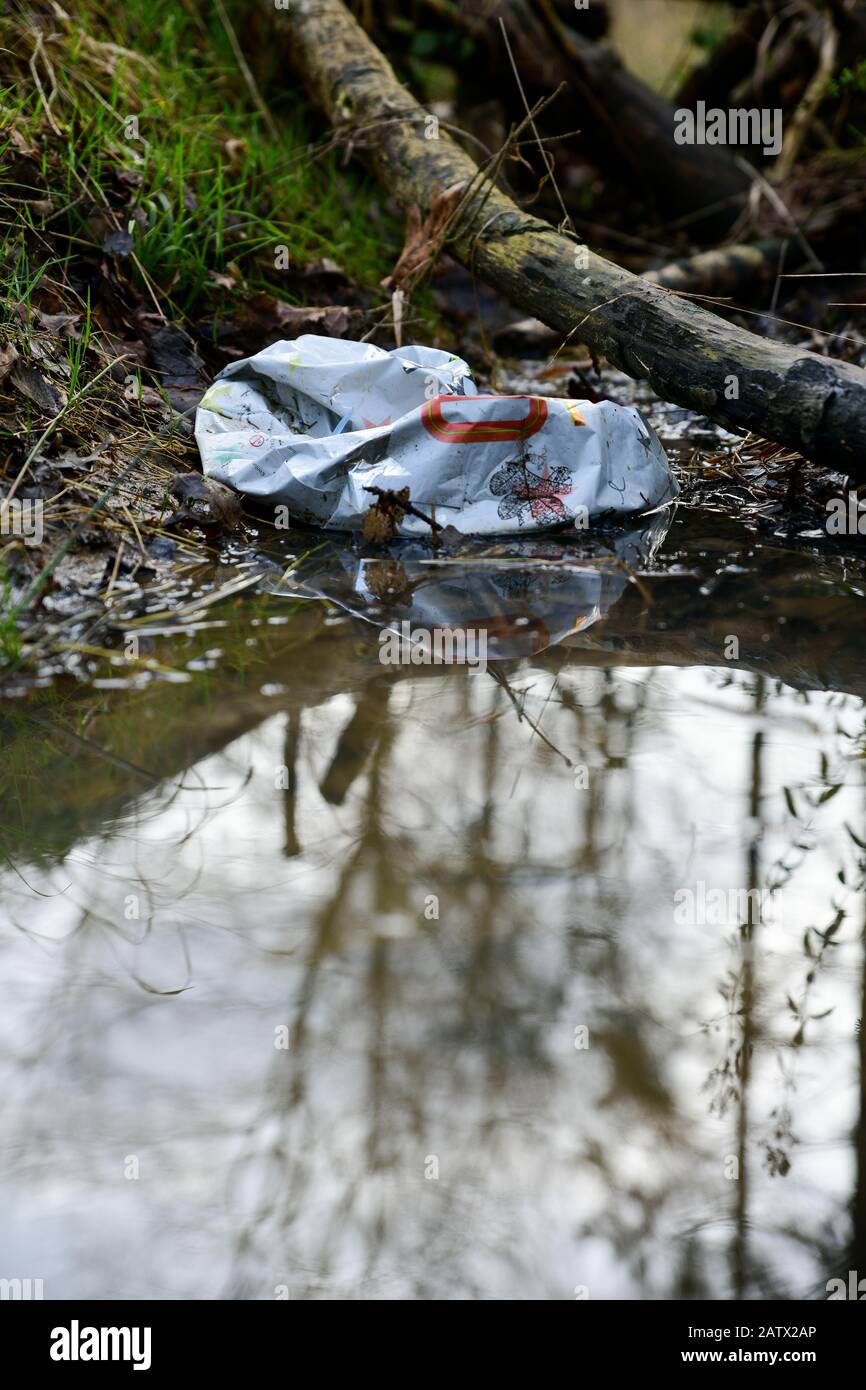 Litter in the UK countryside. Rubbish left by walkers during Covid19 ...