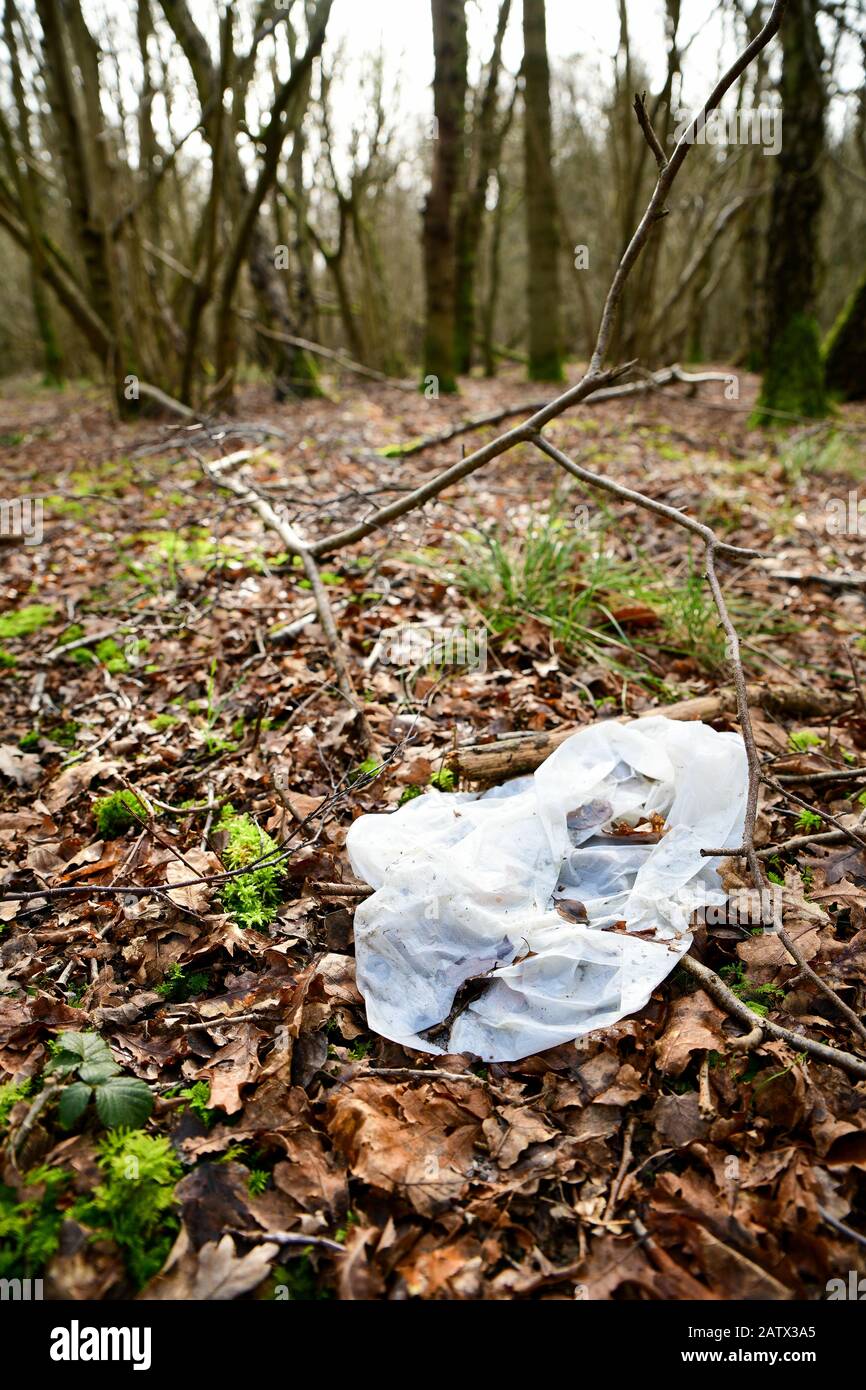 Litter in the UK countryside. Rubbish left by walkers during Covid19 ...
