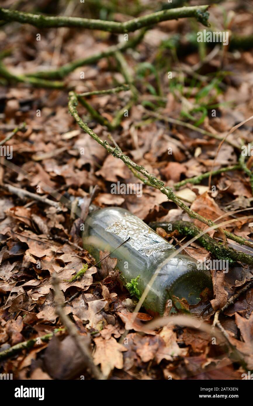 Litter in the UK countryside. Rubbish left by walkers during Covid19 ...