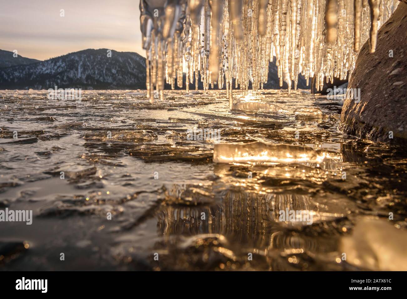 Very shiny snow with reflections hi-res stock photography and images ...