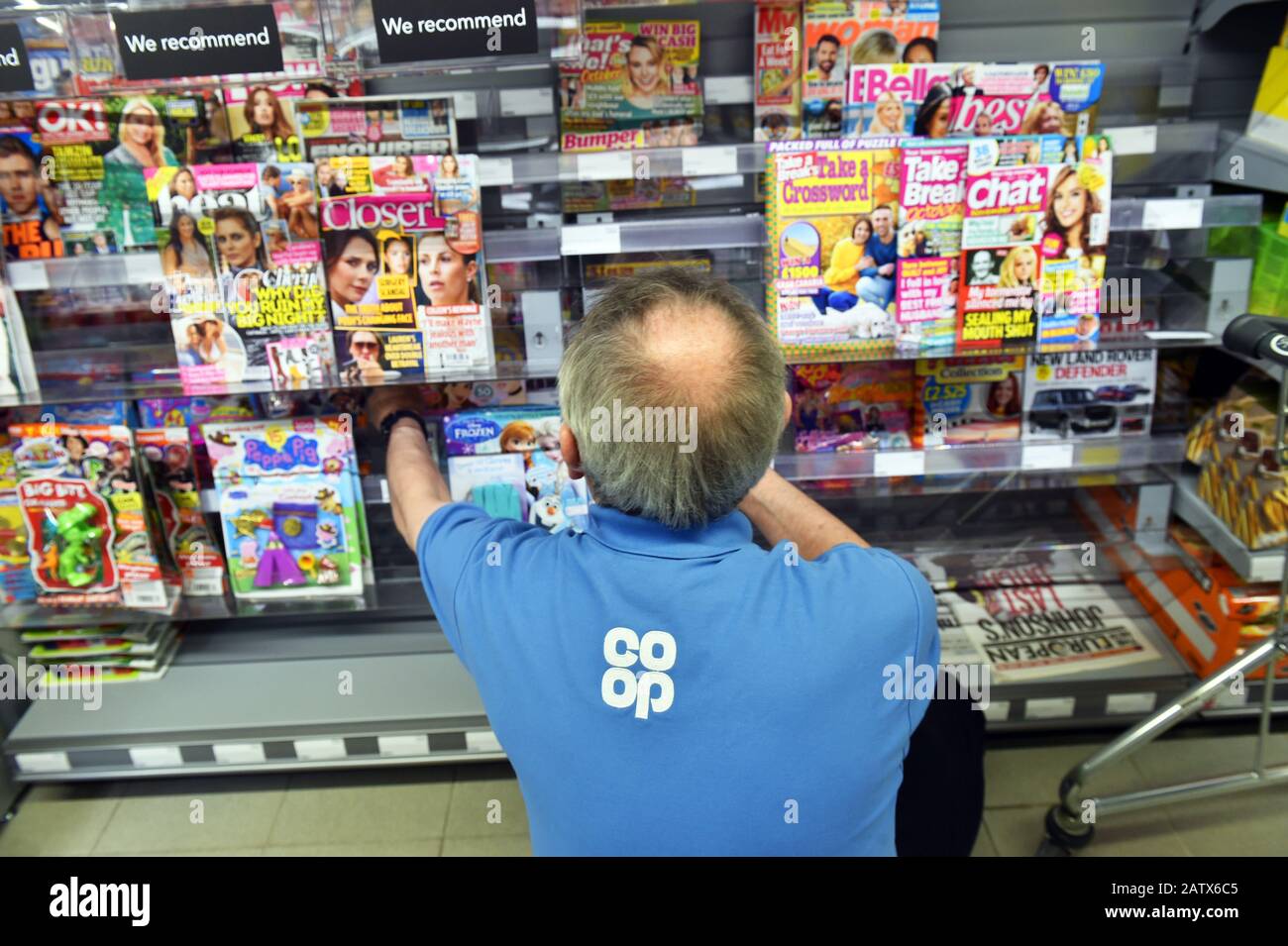 Stacking shelves supermarket hi-res stock photography and images - Alamy