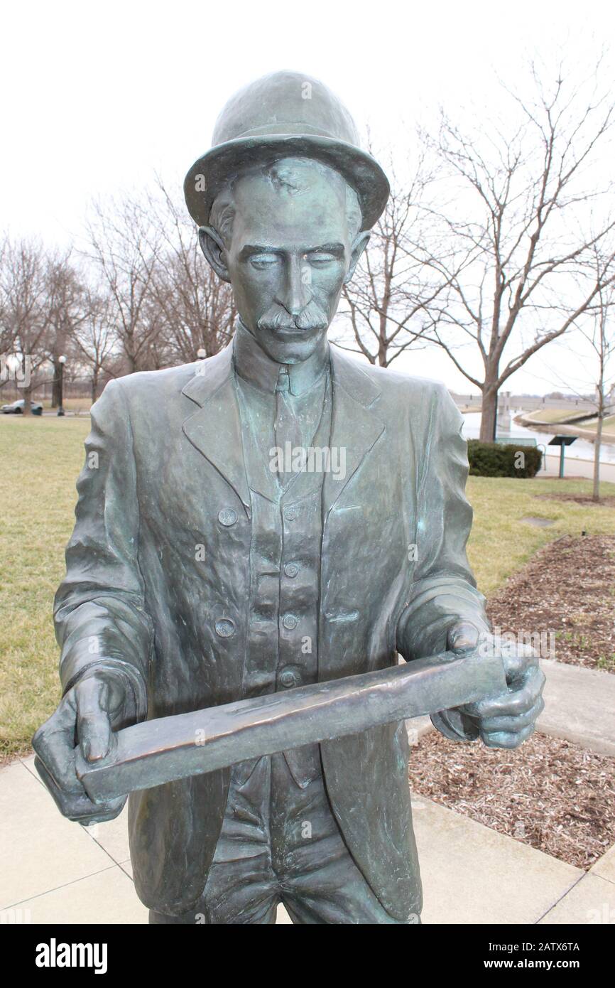 Wing warping hi-res stock photography and images - Alamy