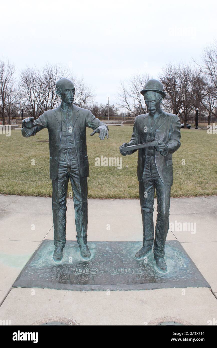 Wright Brothers Statue shows Wilbur explaining "wing warping" to ...