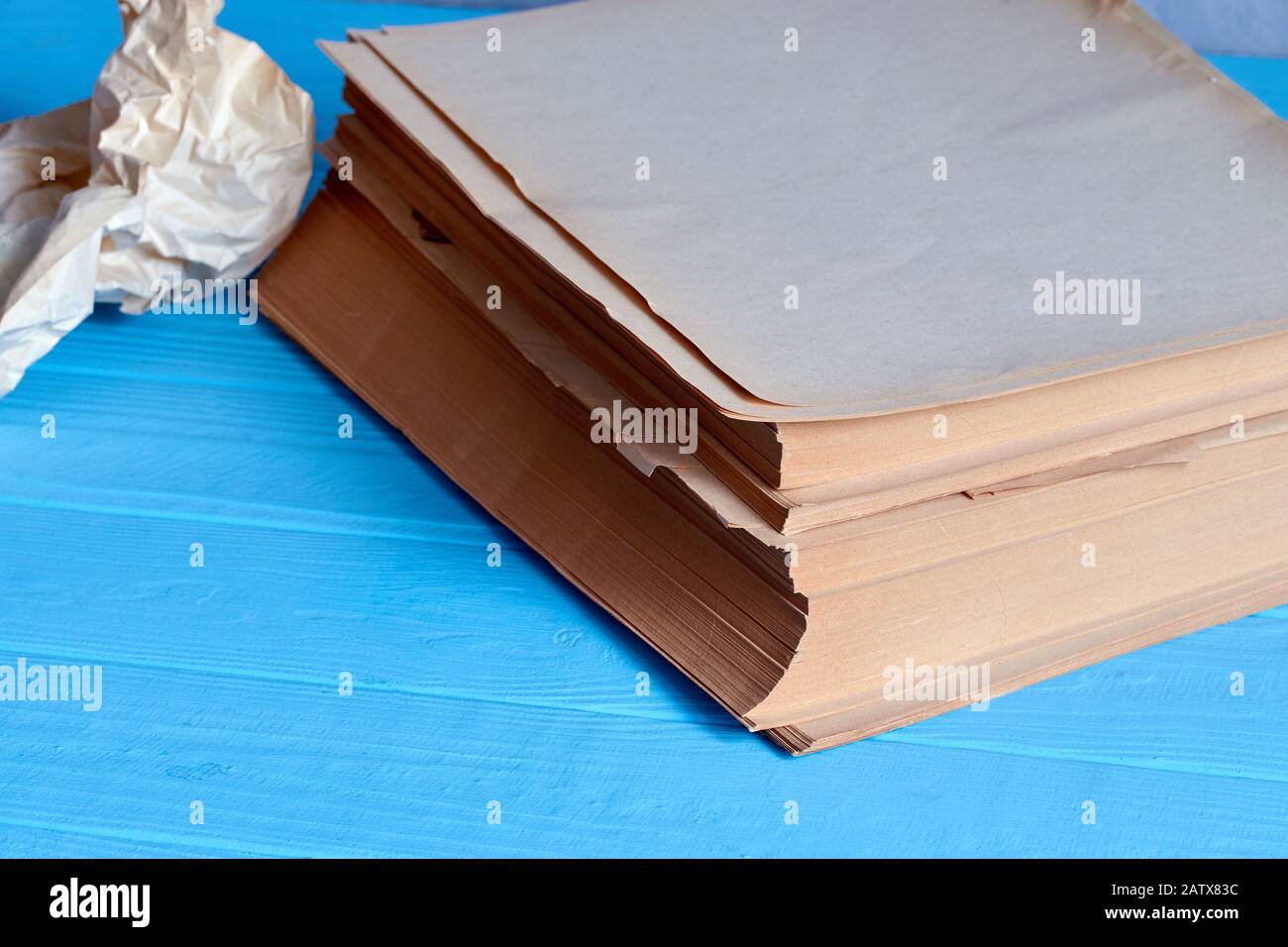 Tall stack of paper hi-res stock photography and images - Alamy