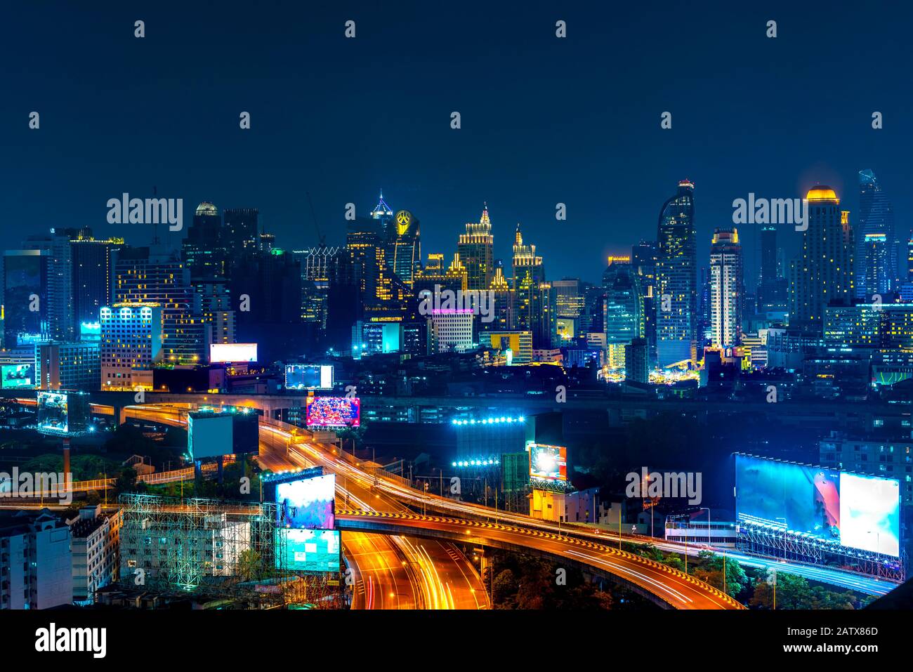 Soi Rangnam, Bangkok Buildings in the heart of the capital city that ...