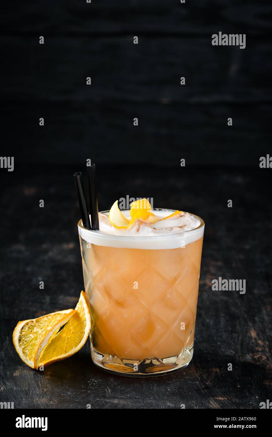 Whiskey sauer hi-res stock photography and images - Alamy
