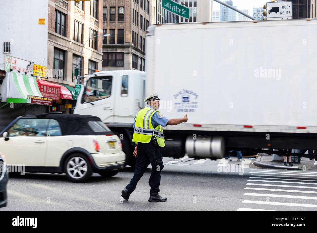 Nypd logo hi-res stock photography and images - Alamy