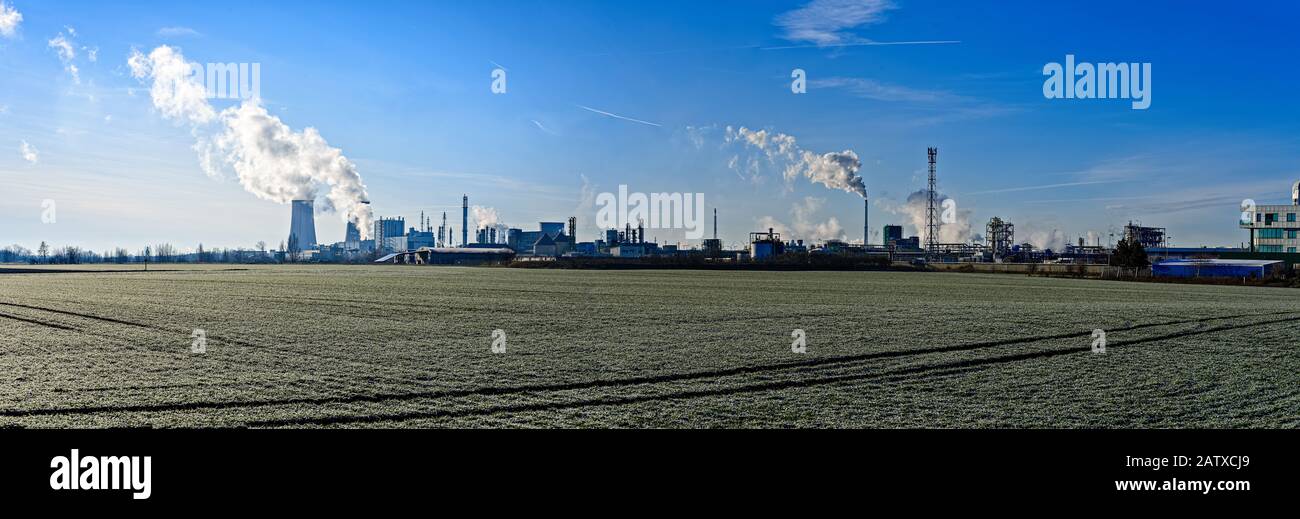 The Leuna plant in Leuna in Saxony-Anhalt in winter in Germany Stock ...