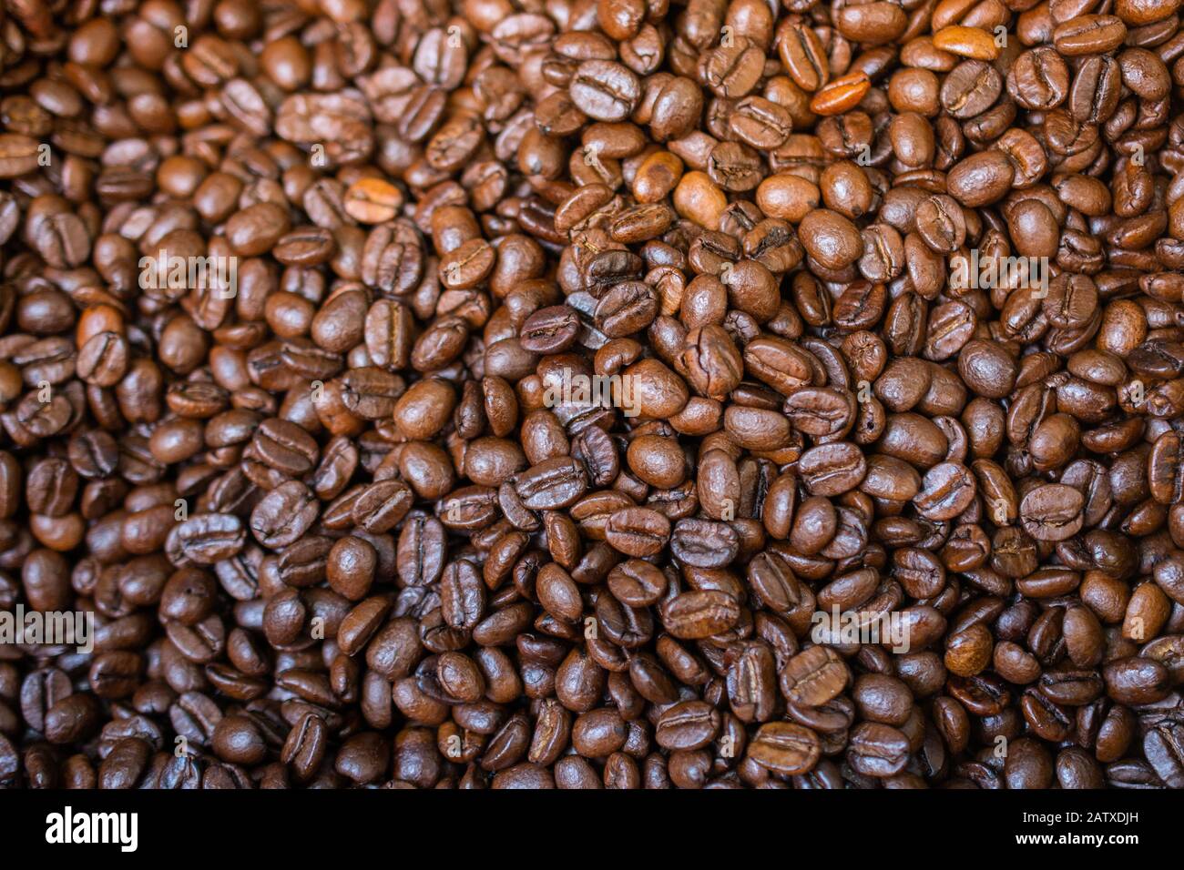 Coffee beans texture or coffee beans background Stock Photo - Alamy