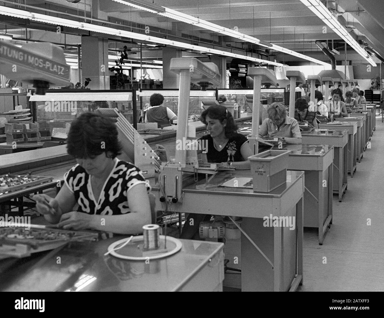 01 January 1981, Berlin: View into the AEG factory in Spandau. Newly ...