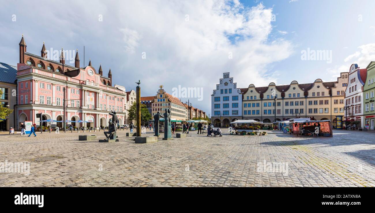Neuer Markt, historic town hall, old town, Rostock, Mecklenburg-Western ...