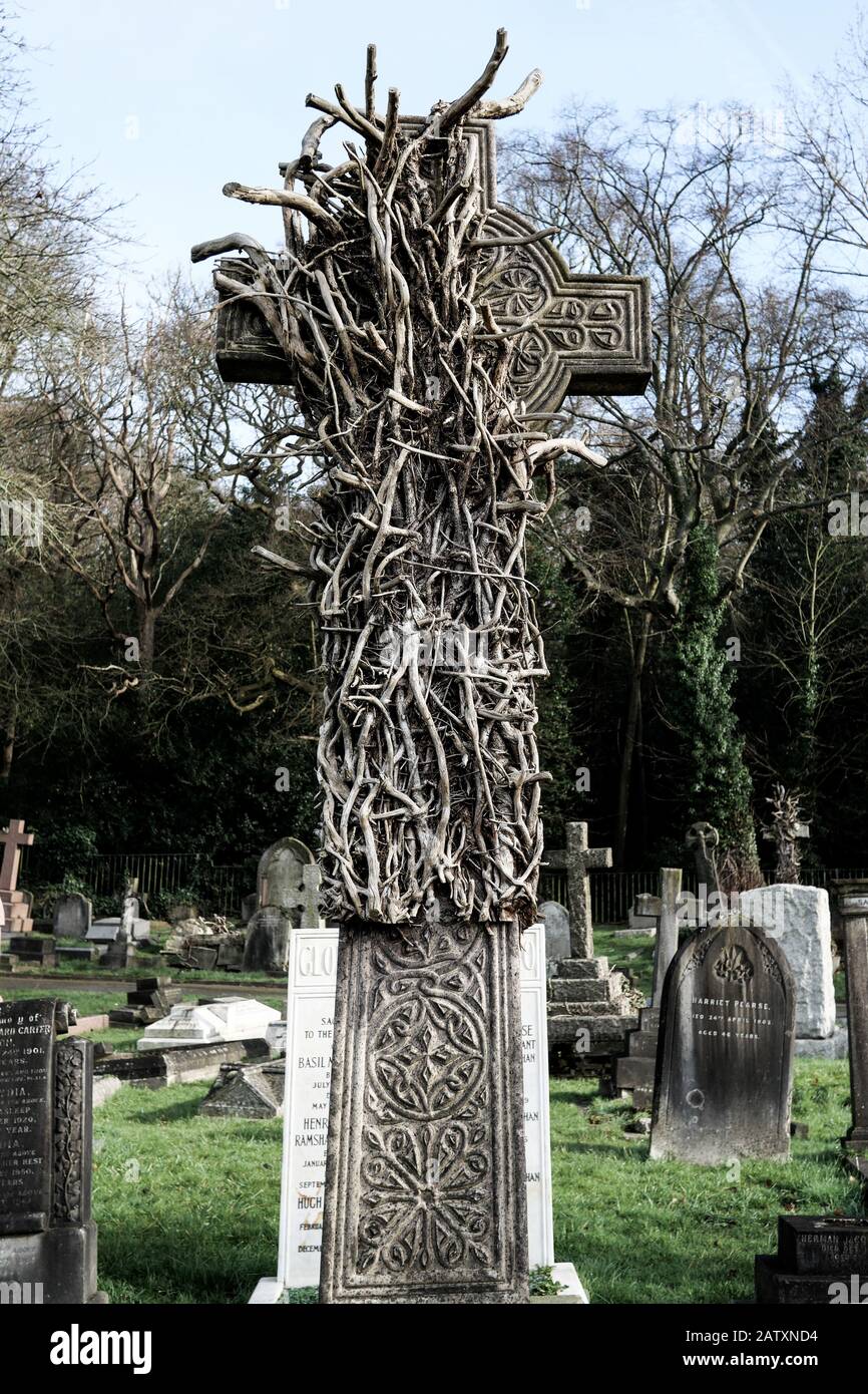 Putney Vale Cemetery Stock Photo - Alamy