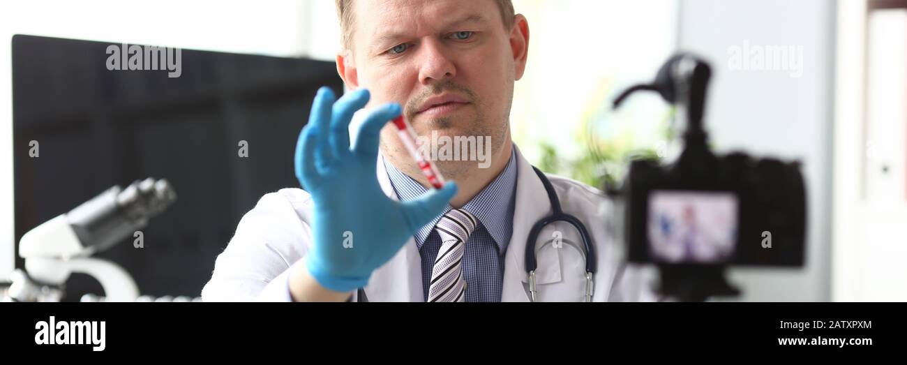 Male practitioner hi-res stock photography and images - Alamy