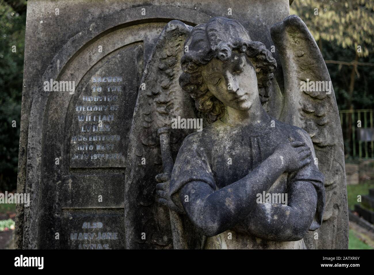 Putney vale cemetery hi-res stock photography and images - Alamy
