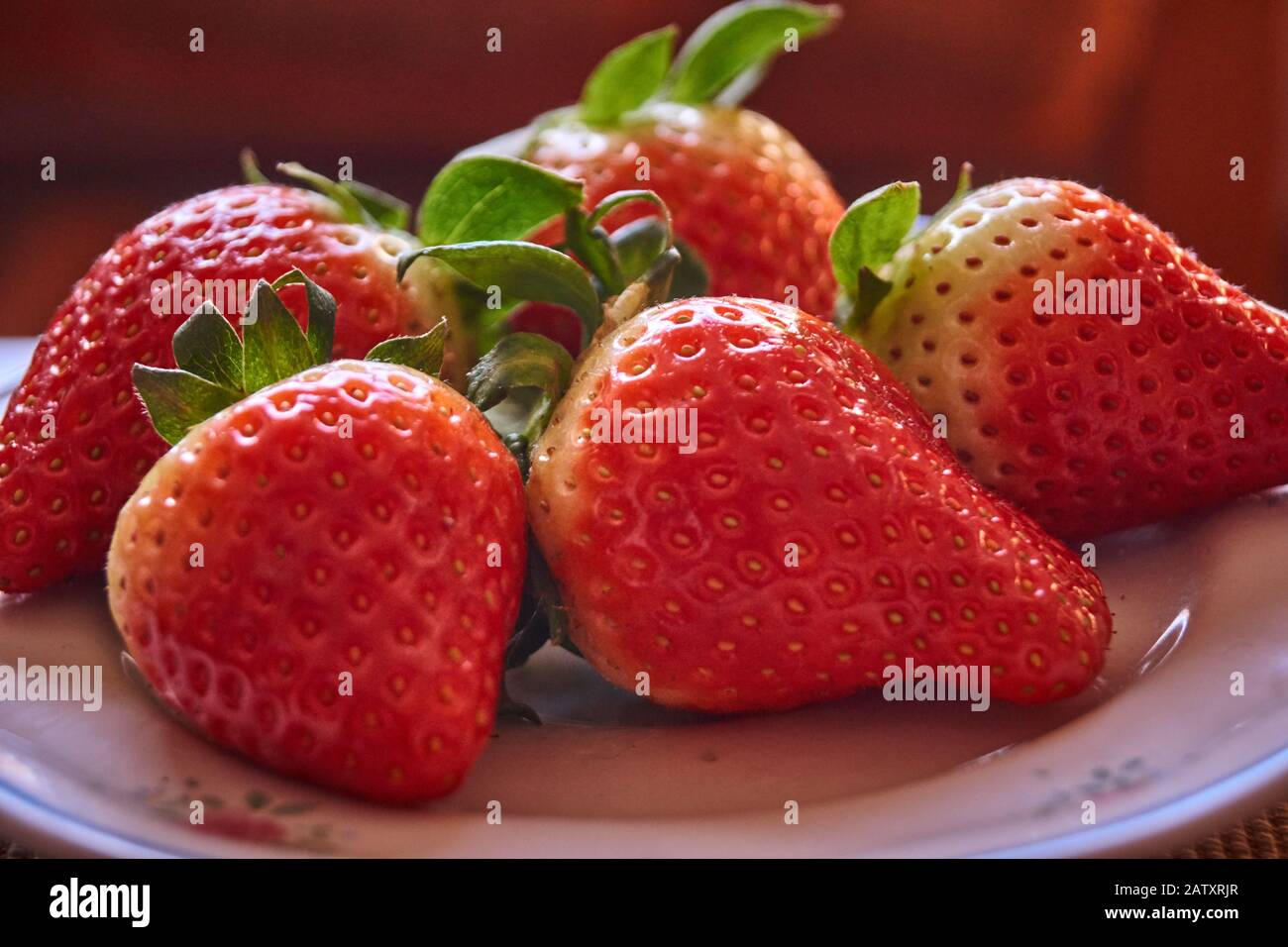 fresh fruits ready to eat Stock Photo - Alamy