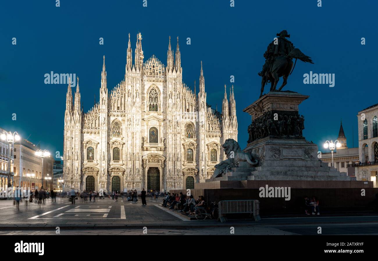 Milan Cathedral or Duomo di Milano on Cathedral Square at night, Italy ...
