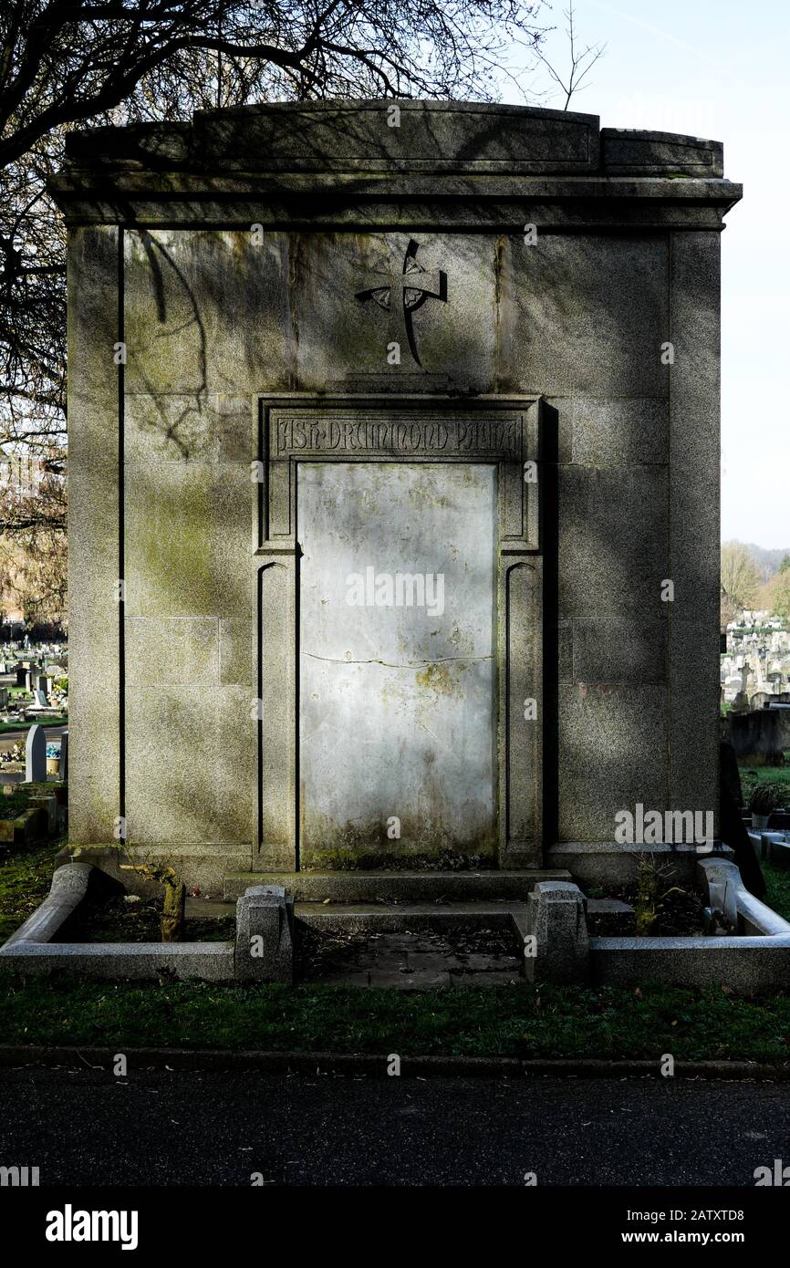 Putney Vale Cemetery Stock Photo - Alamy