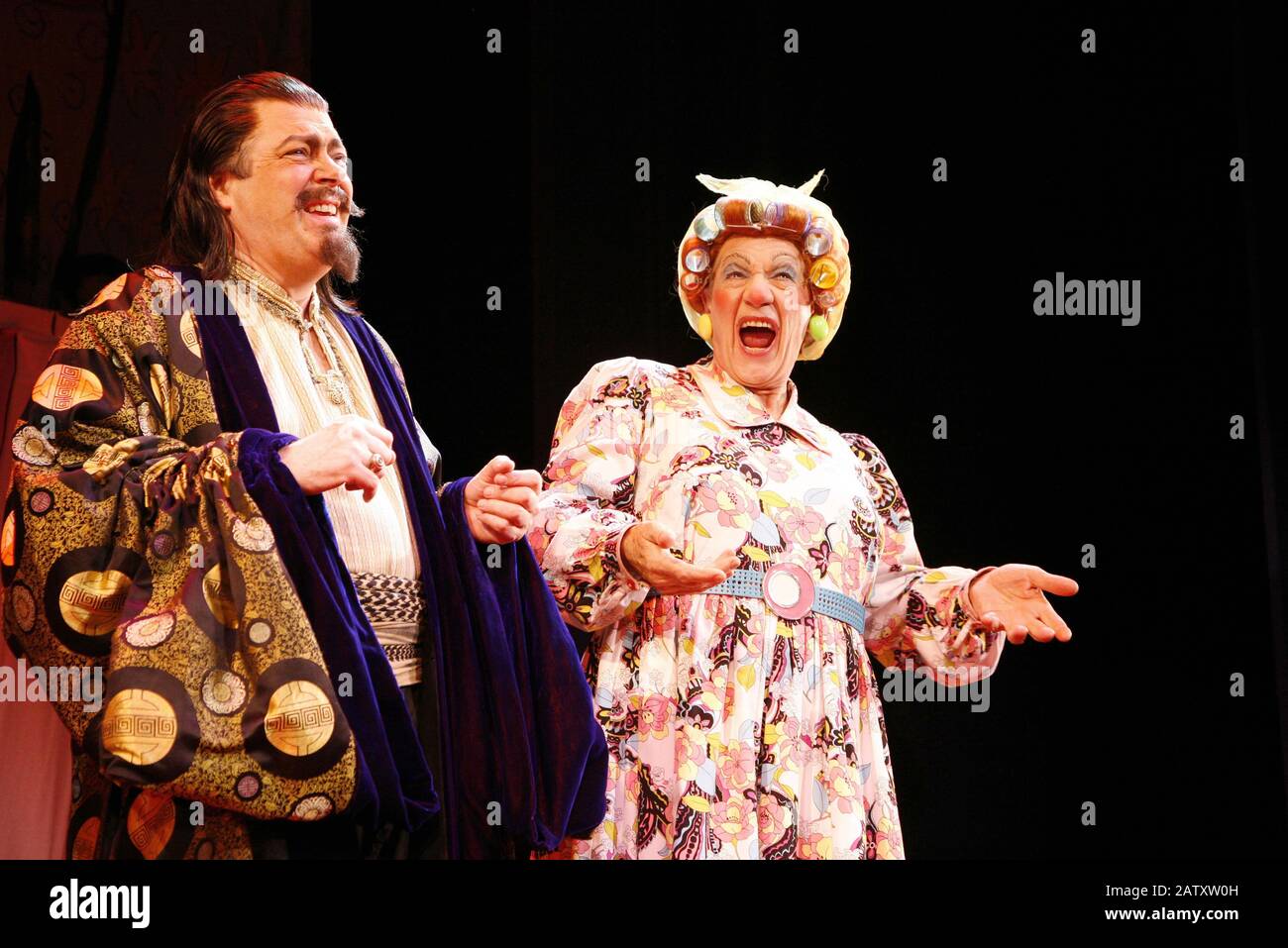 Sir ian mckellen aladdin hi-res stock photography and images - Alamy