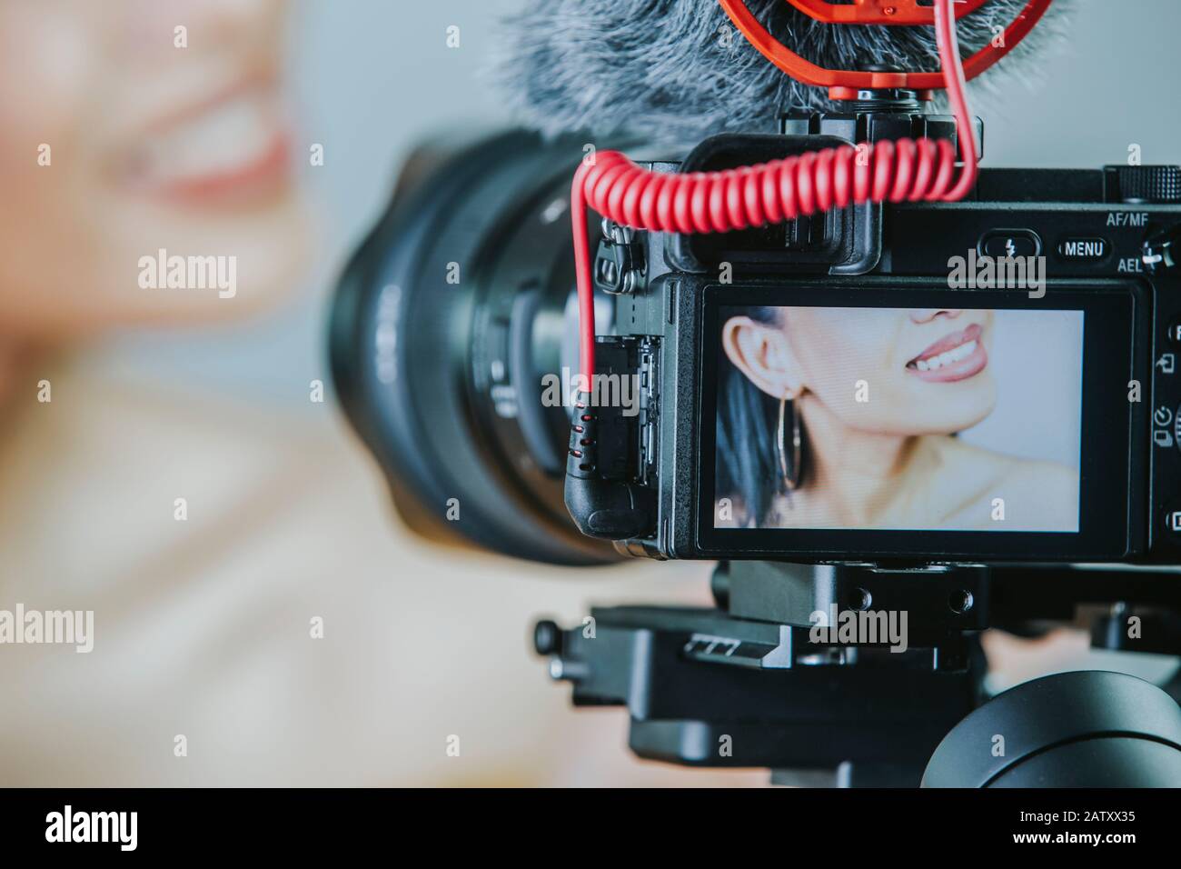 Tutorial hi-res stock photography and images - Alamy