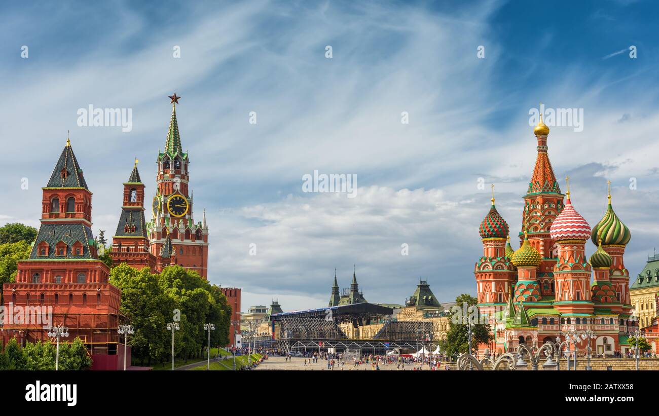 Kremlin and Cathedral of St. Basil in the Red Square in Moscow, Russia ...