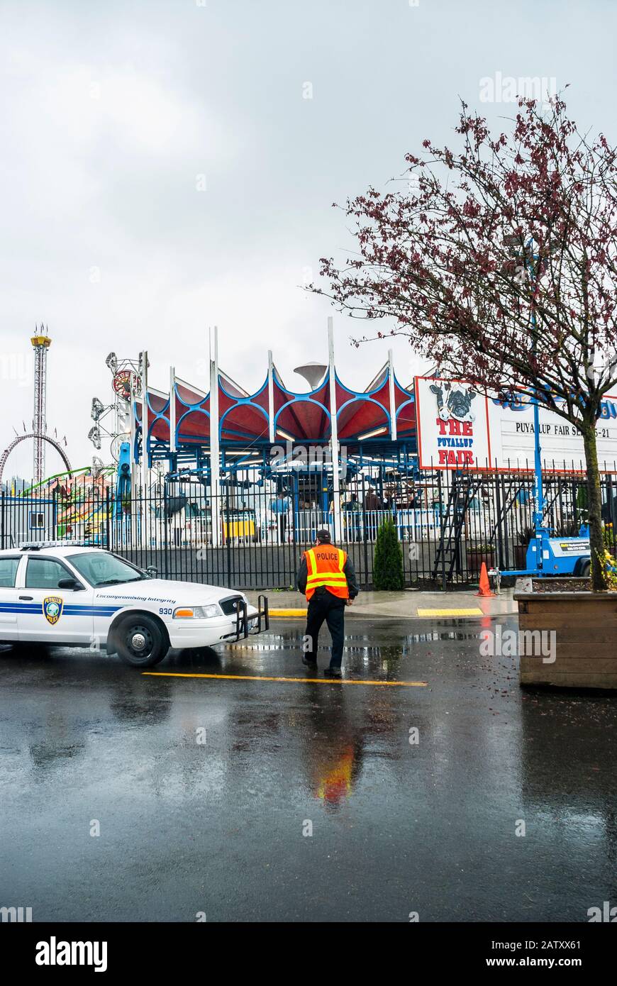 Car rides puddle in rainy hi-res stock photography and images - Alamy
