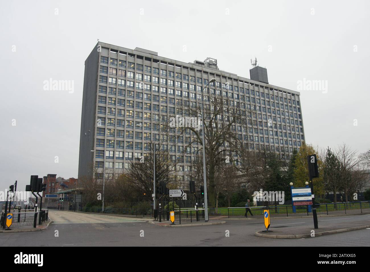 kingston upon Hull, NHS Trust, HRI, tower block Stock Photo - Alamy