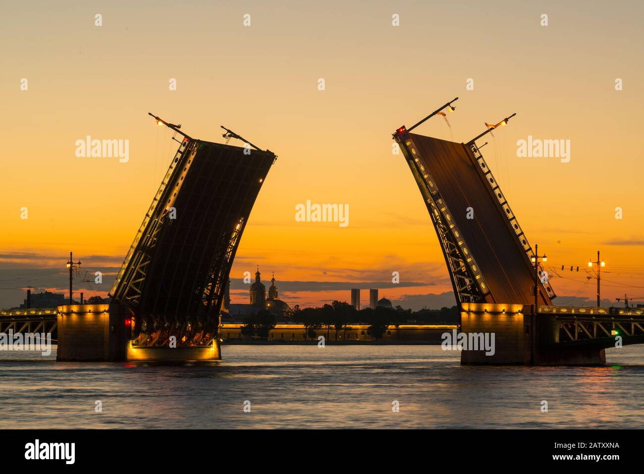 Dvortsovy bridge hi-res stock photography and images - Alamy