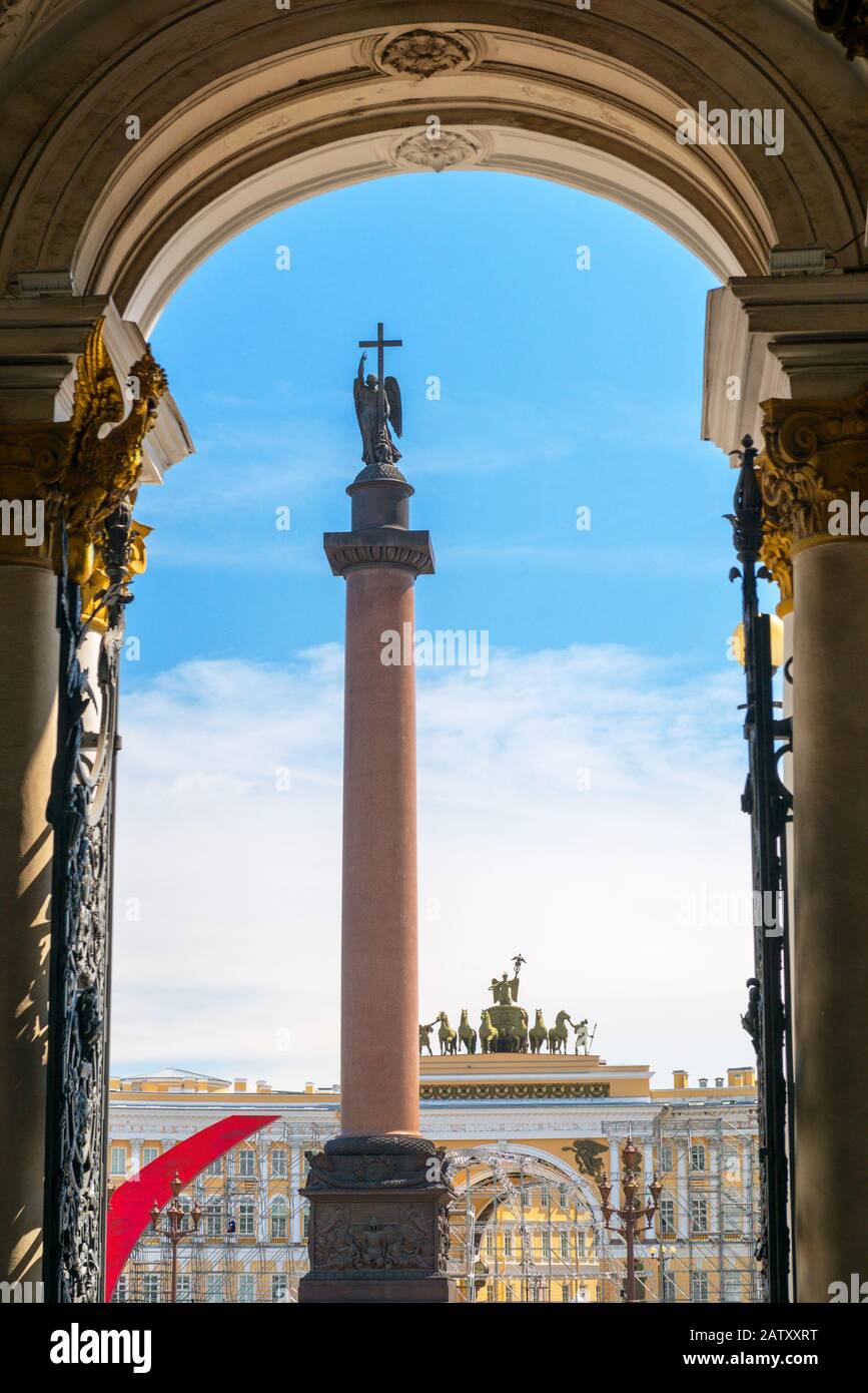 The Alexander Column on the Palace Square, Saint Petersburg, Russia ...