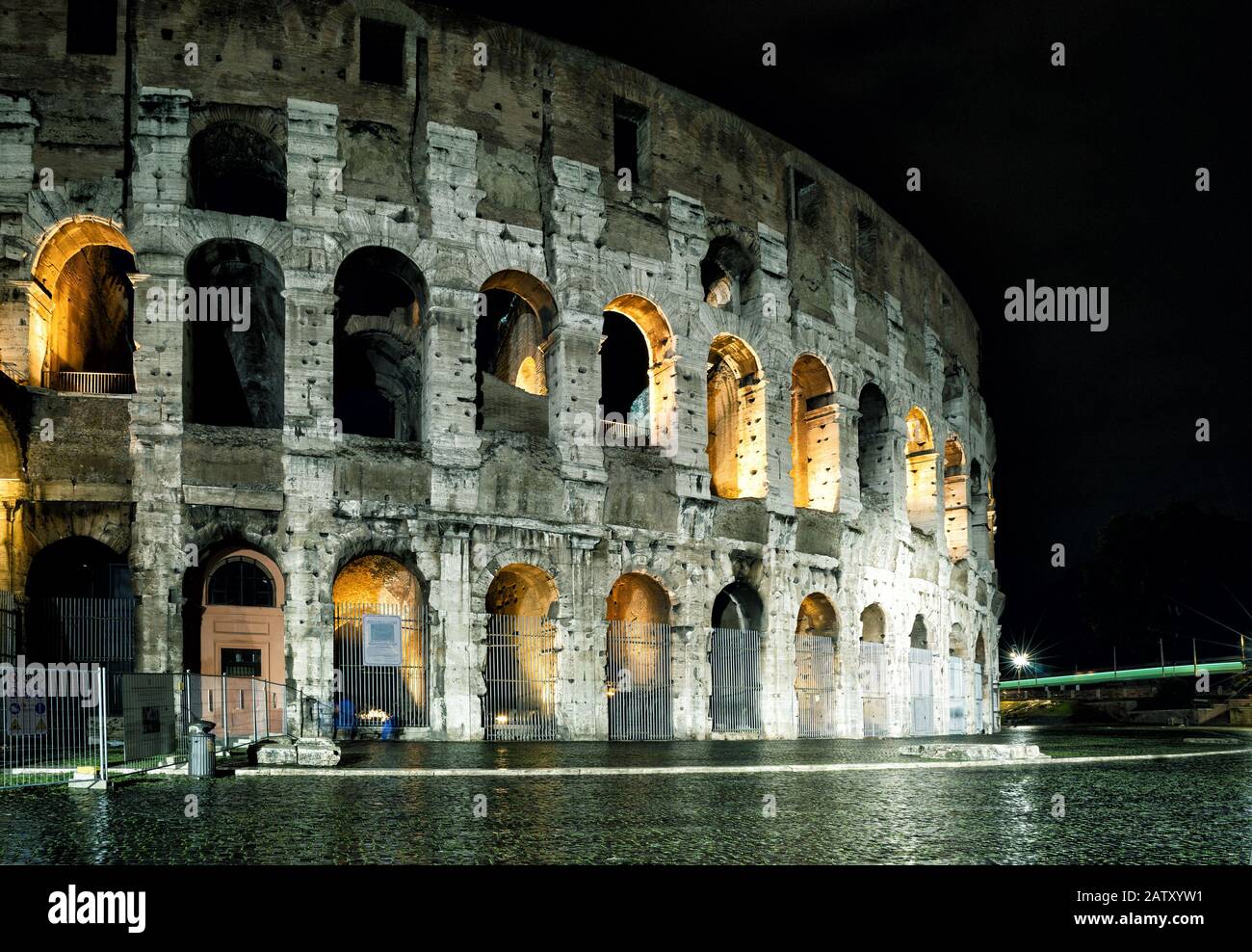 Roma colosseum dusk hi-res stock photography and images - Alamy