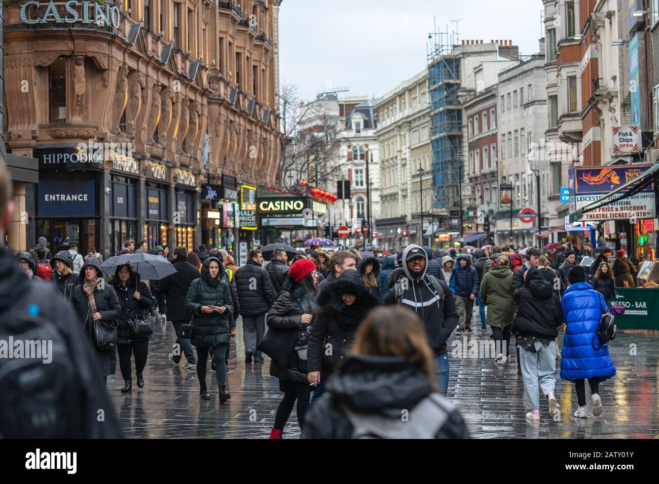 London, January 26, 2020. London street scene in on a rainy day. Busy ...