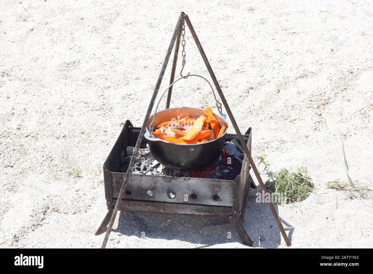 Cauldron cooking hi-res stock photography and images - Alamy