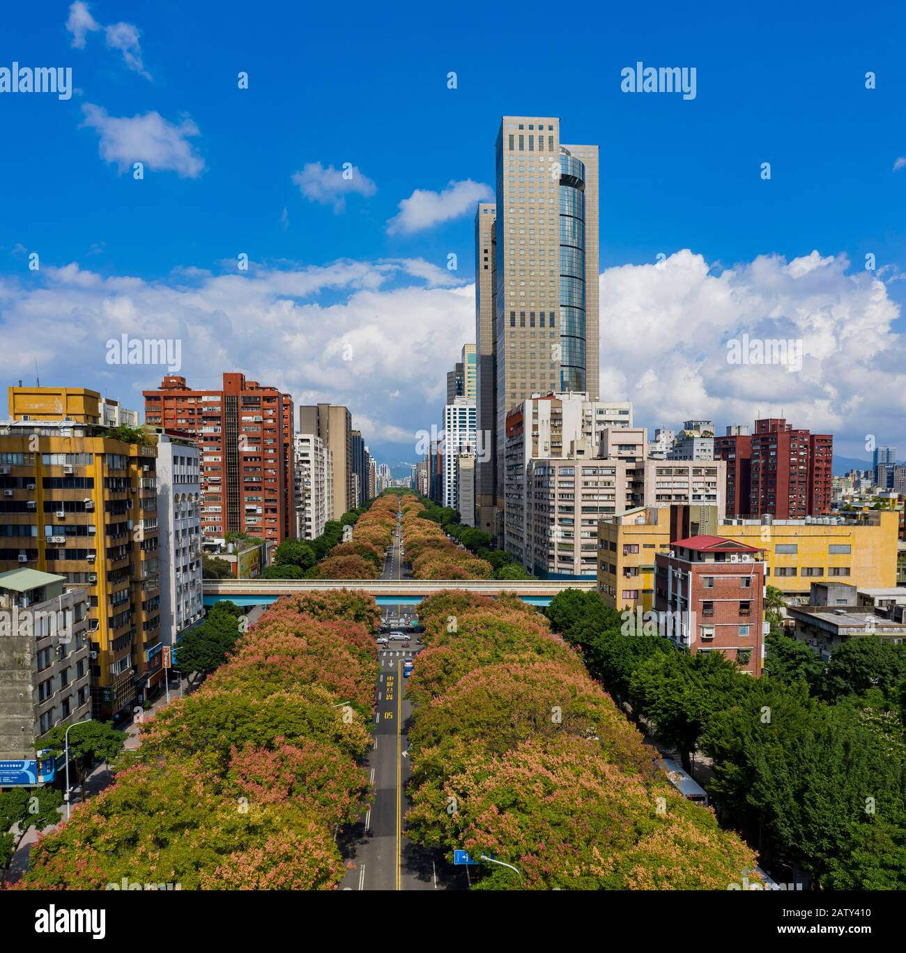 Daan district taipei city taiwan hi-res stock photography and images ...