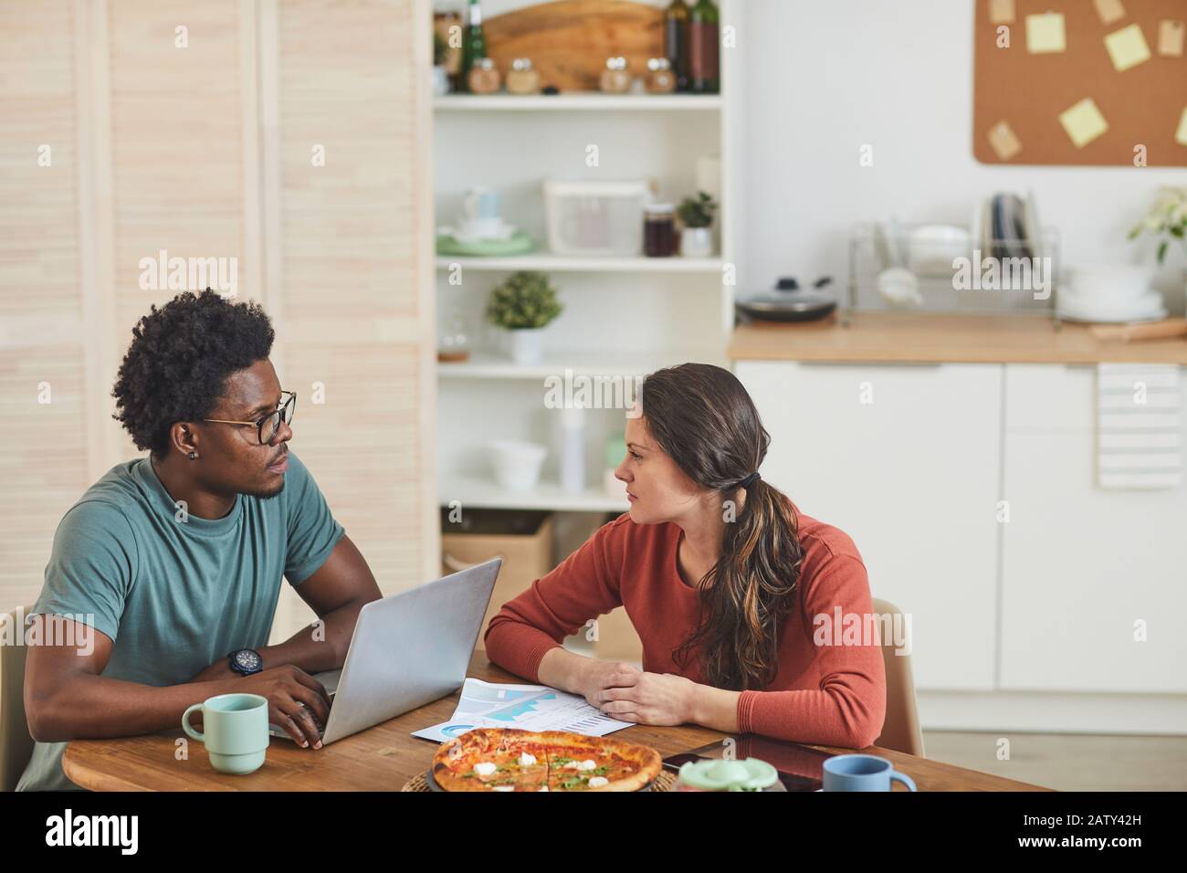 People talking during dinner hi-res stock photography and images - Alamy