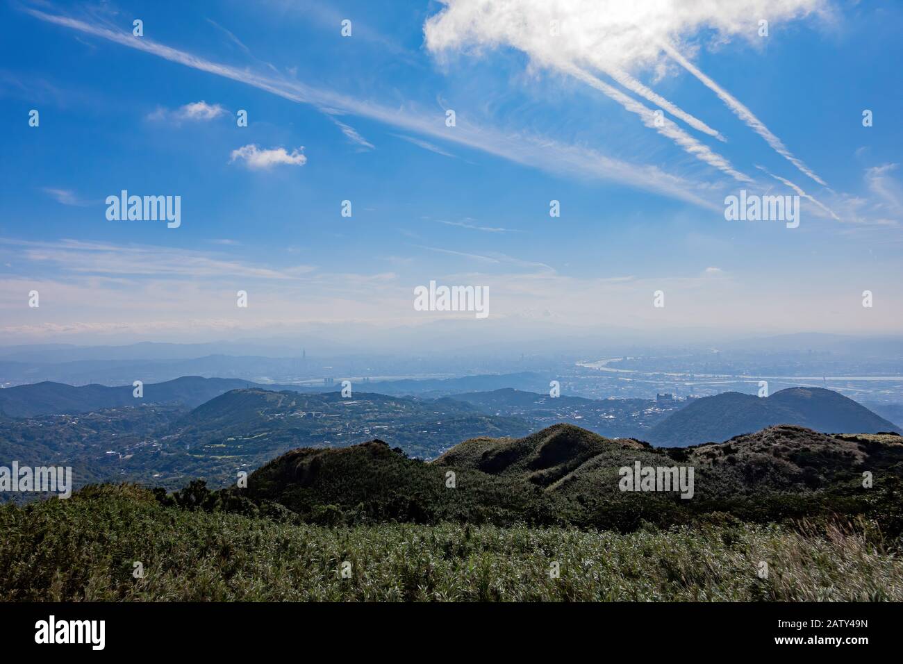 Aerial view of the Taipei downtown cityscape from Mt. Datun, Taiwan ...