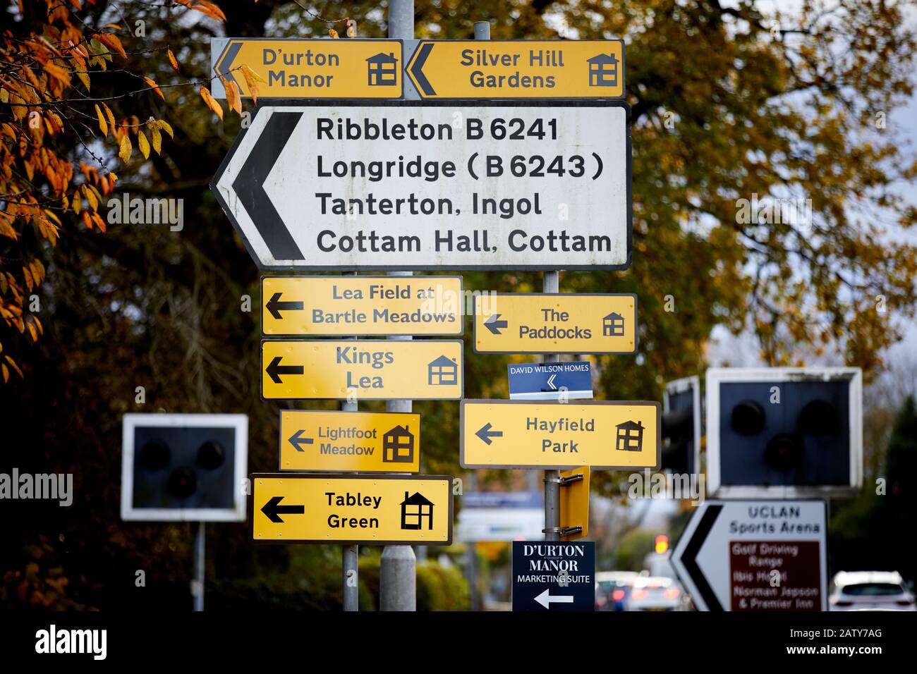 Confusing road signs uk hi-res stock photography and images - Alamy