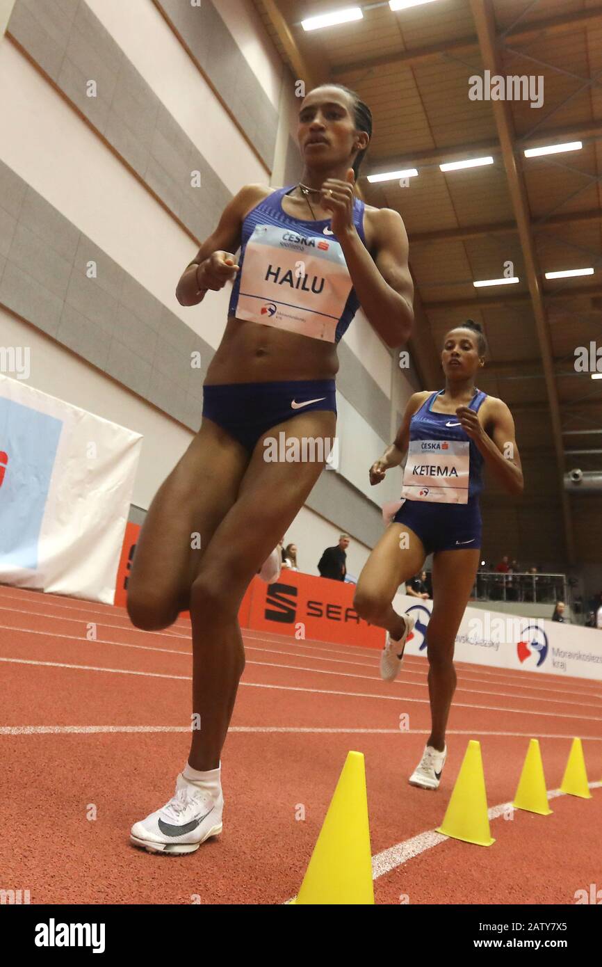 Ostrava, Czech Republic. 05th Feb, 2020. L-R Lemlem Hailu (ETH) and ...