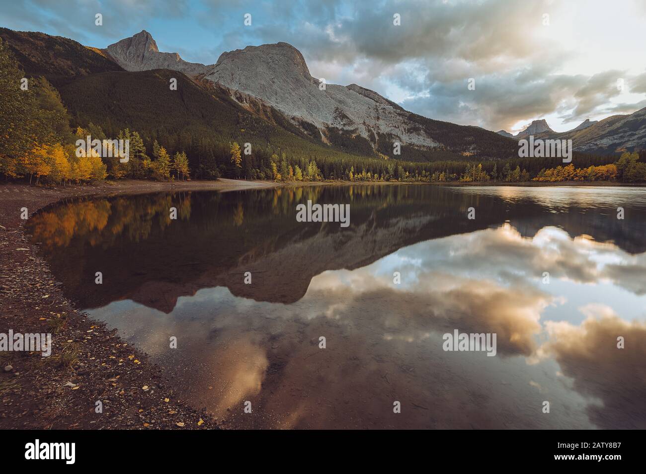 Canada alberta kananaskis national park hi-res stock photography and ...