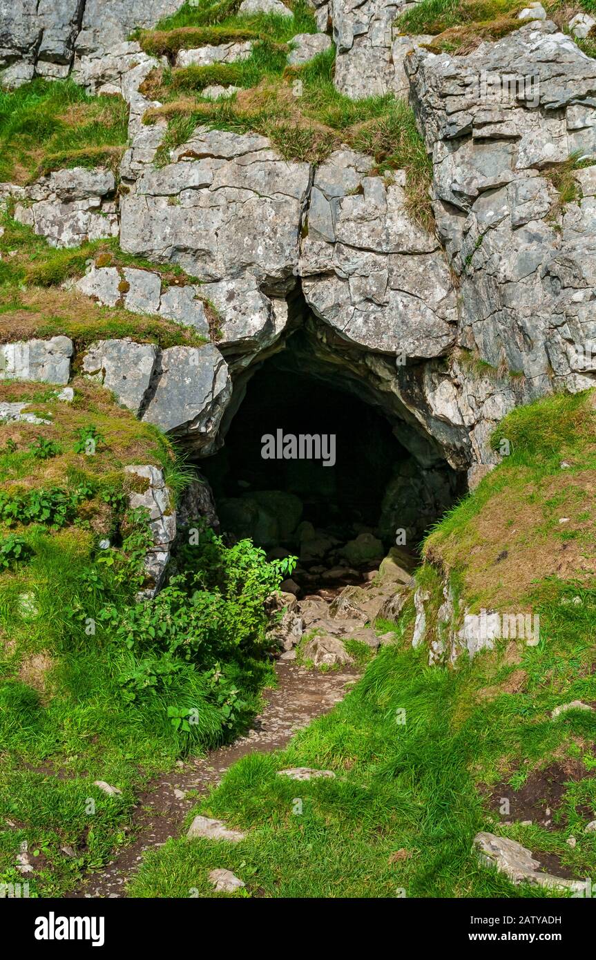 The phreatically-developed entrance to Jubilee Cave at Langcliffe Scar ...
