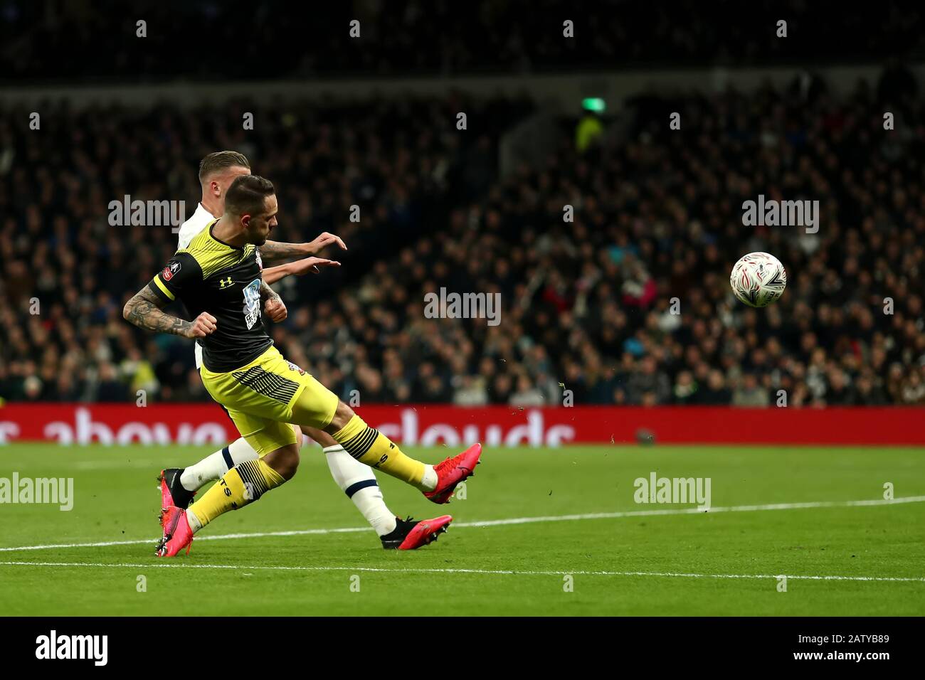Tottenham hotspur stadium bar hi-res stock photography and images - Alamy