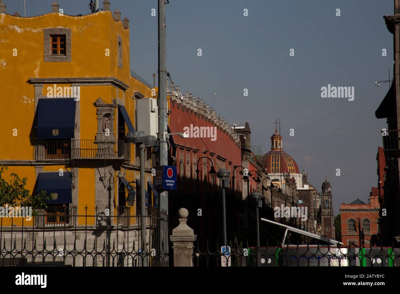 Spanish colonial architecture in the historic centre of Mexico City ...